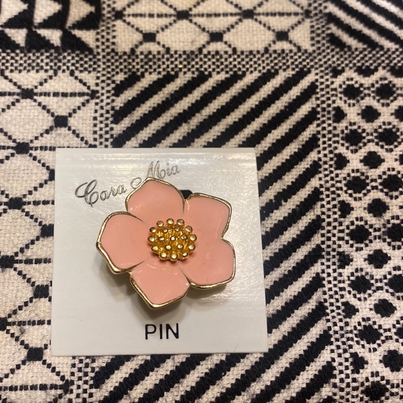 Cara Mia | Accessories | Cara Mia Flower Pin | Poshmark